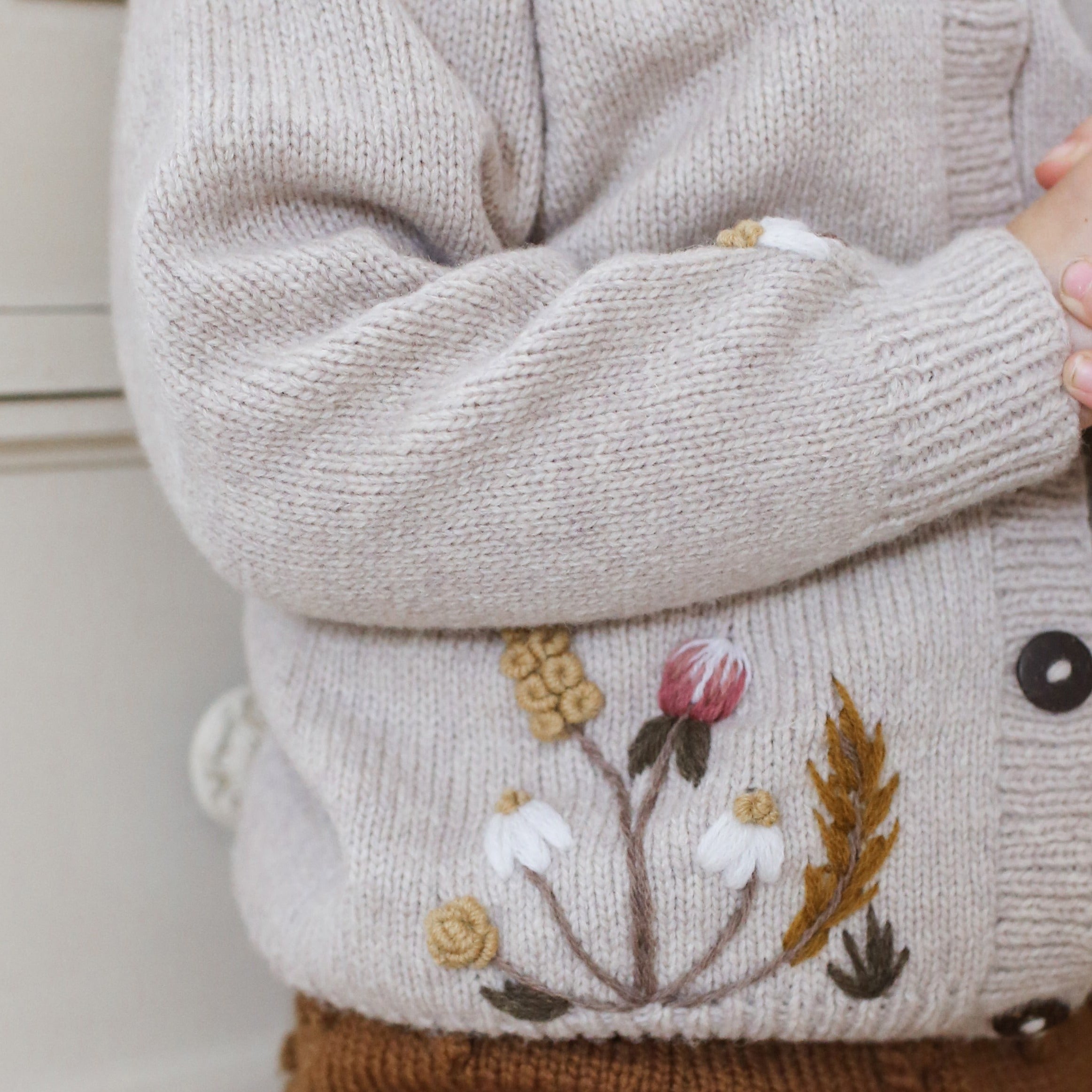 Wildflower cardigan - Barley | Hand-embroidered merino wool cardigan