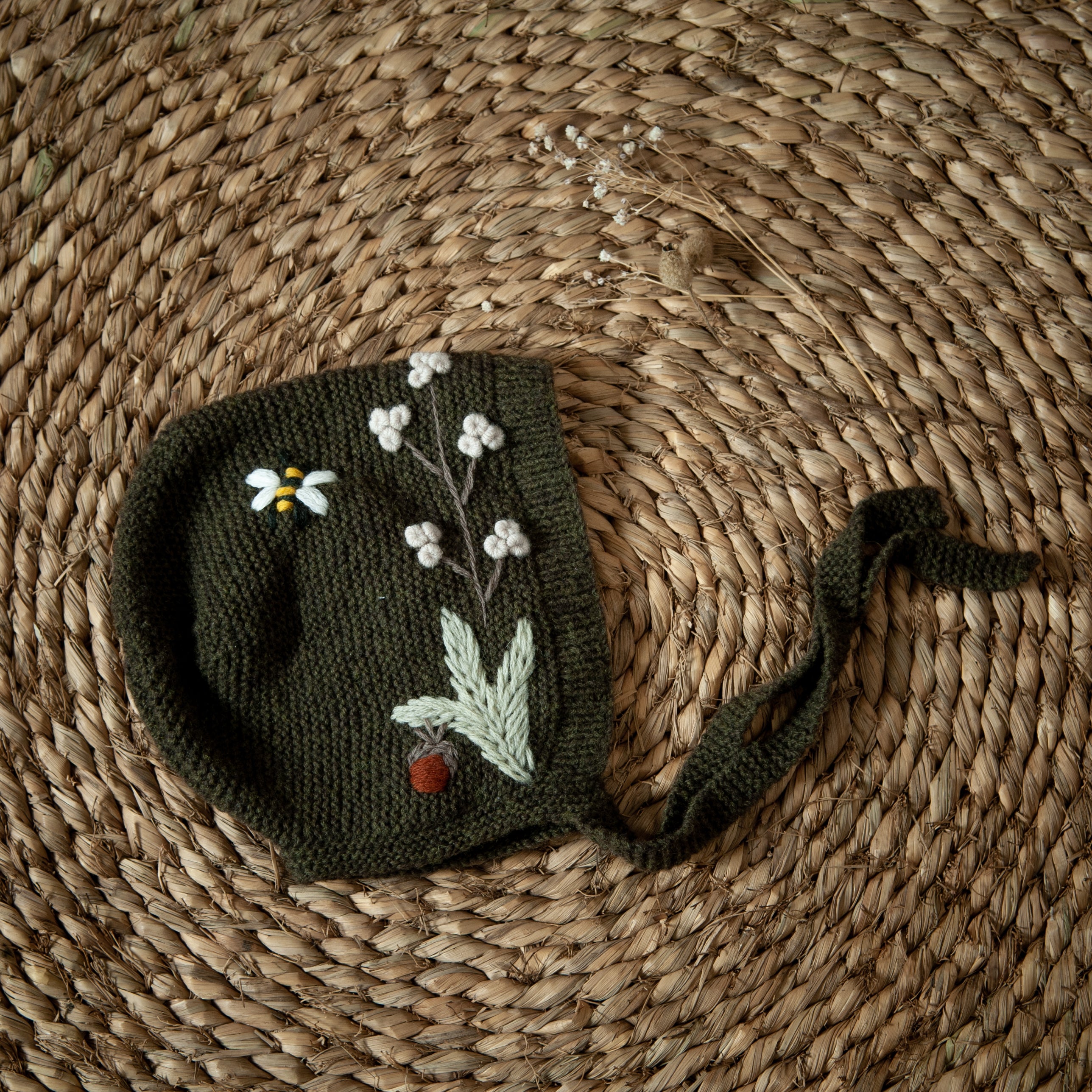 Woodland Bonnet – Pine | Hand-embroidered merino wool baby bonnet